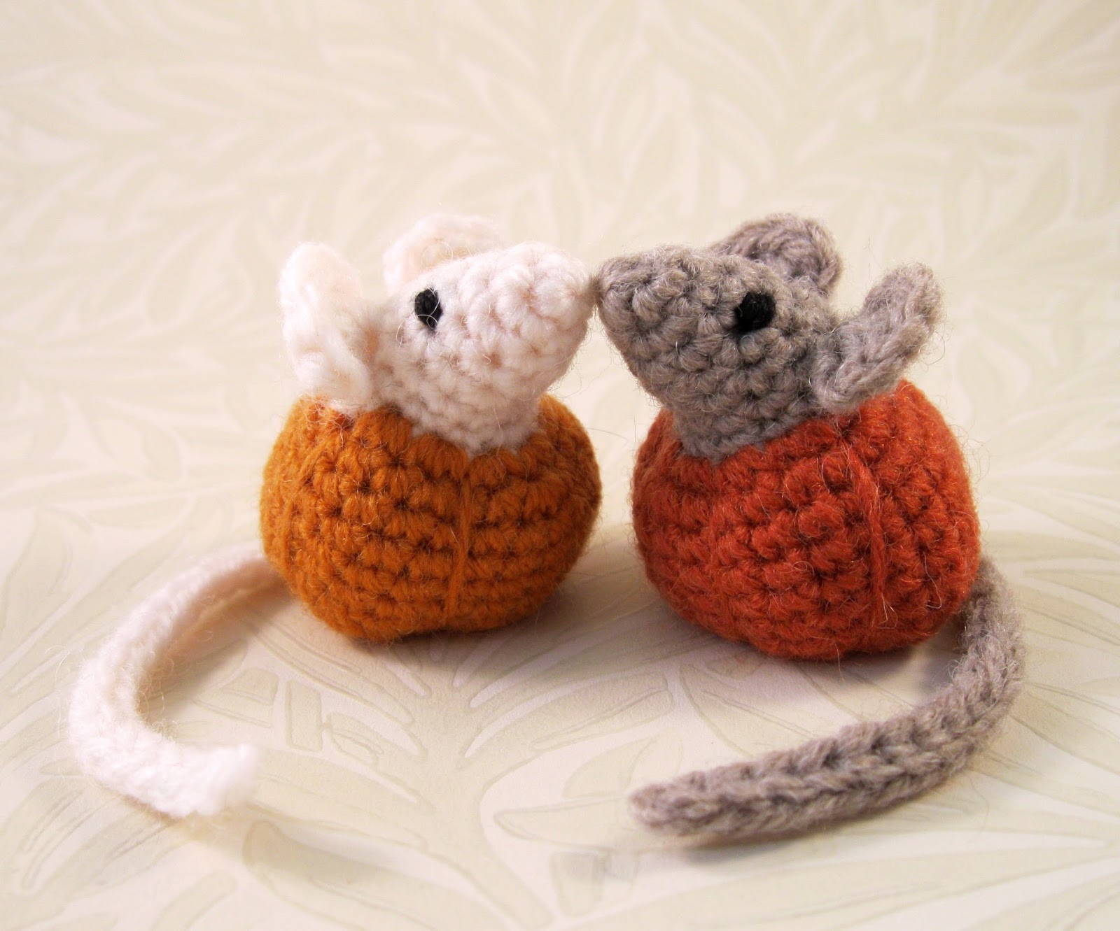 LucyRavenscar - Crochet Creatures: Little Pumpkin Mice - free amigurumi ...