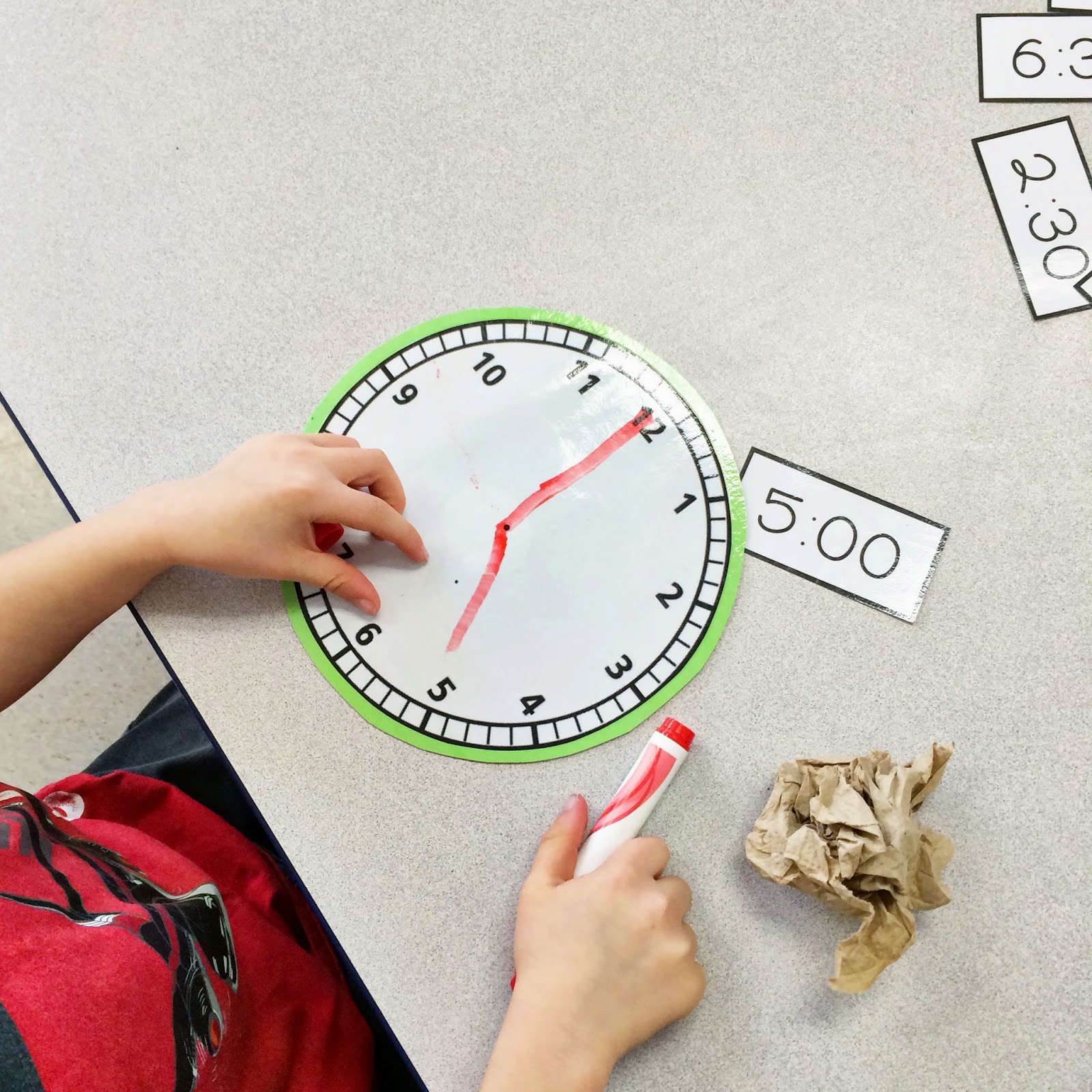 Fun With Firsties: FREE Telling Time Math Centres