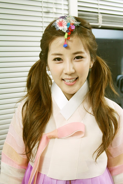 A Pink (에이핑크) Wearing Hanbok ~ Al Mubins