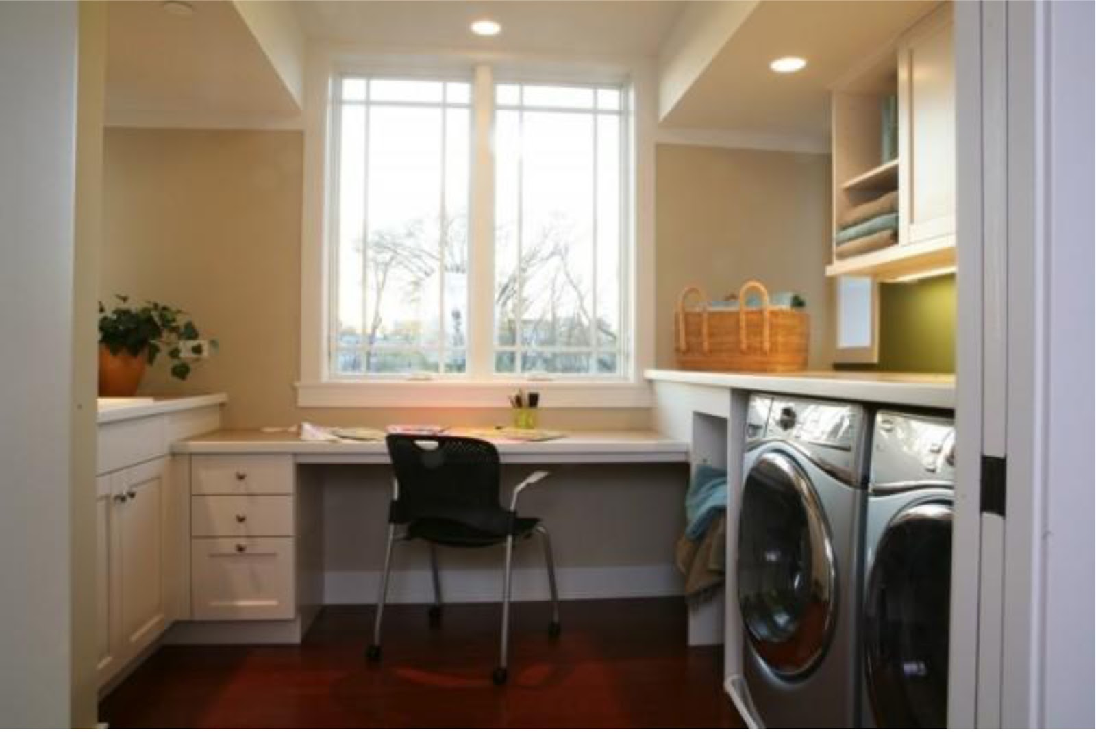 Designer's Touch: 10 Tidy Laundry Rooms