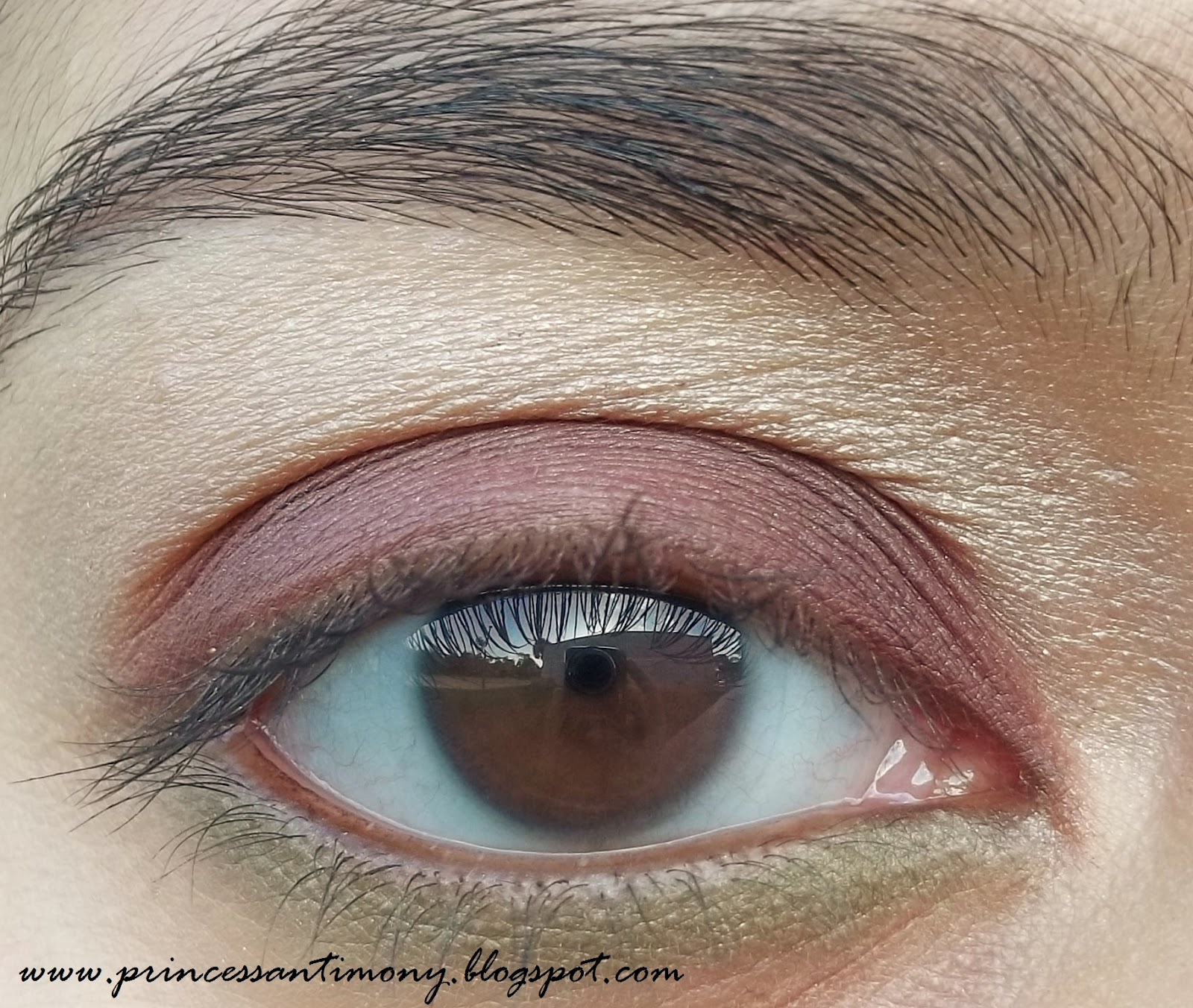 Princess Antimony's Makeup Castle: July 2012