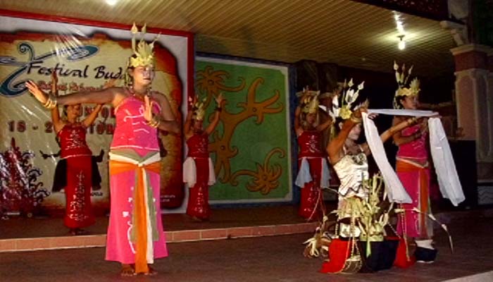 Tarian Tradisional Dari Kalimantan Tengah Dan Penjelasannya - Cinta ...