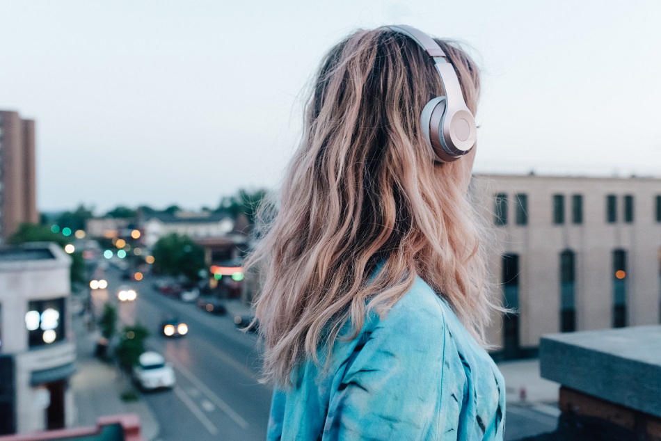 Facebook Adds a Sound Effects and Music Library You Can Use for Videos