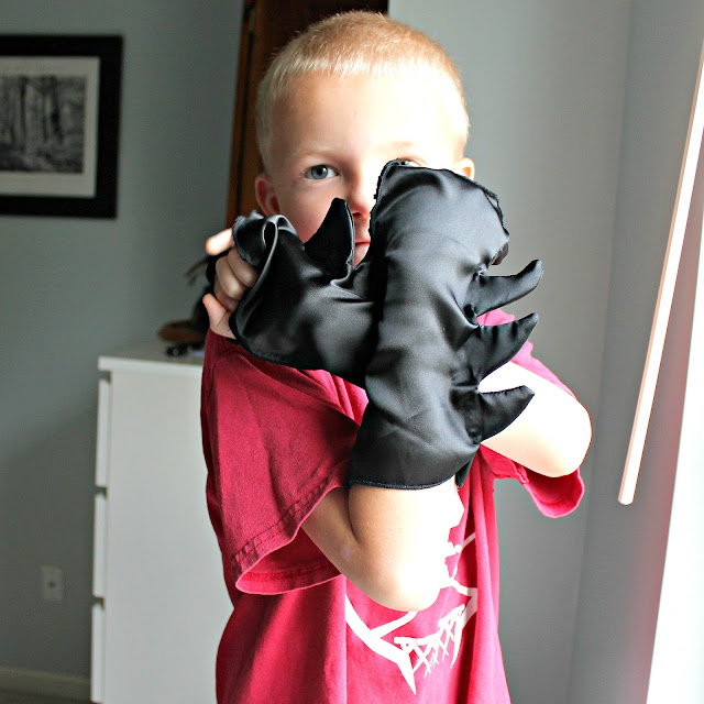 DIY Easy Batman Gloves/Gauntlets