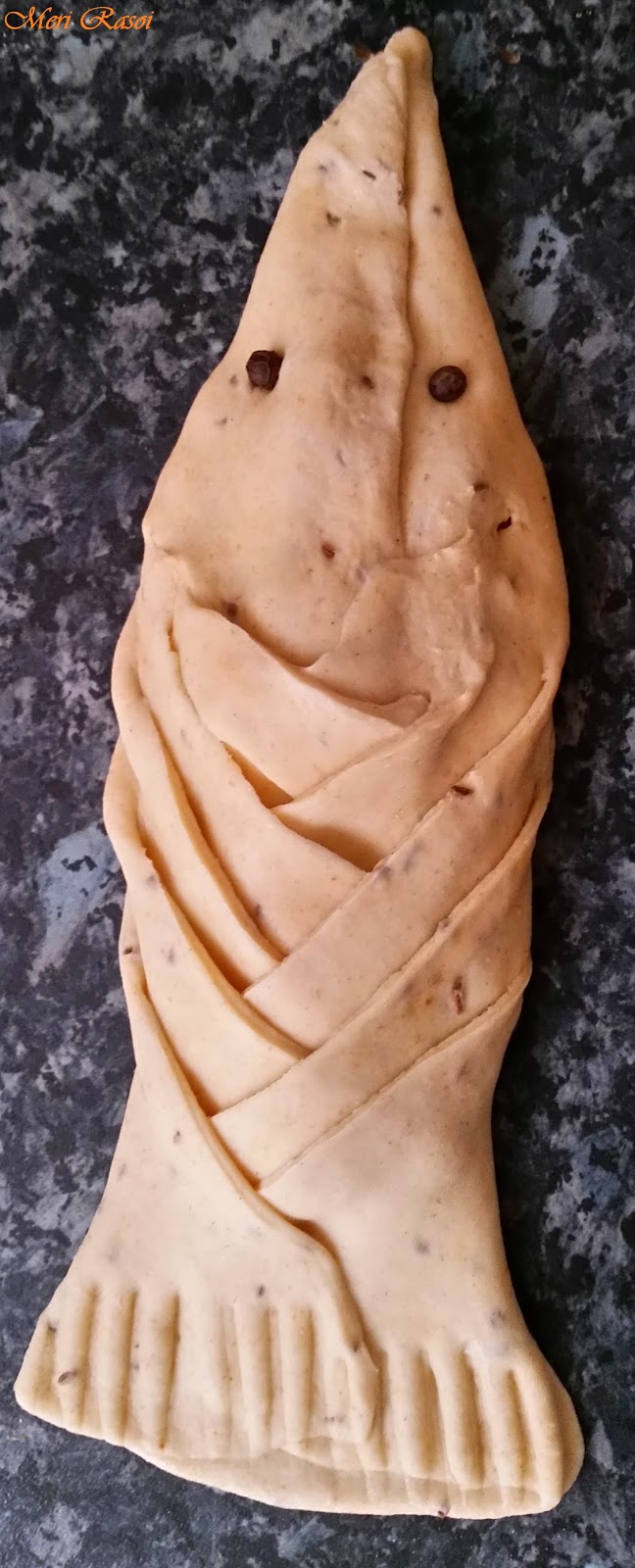 Meri Rasoi - By Saumya Mishra: Baked Fish Shaped Samosa