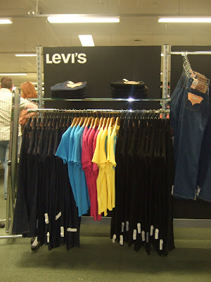 Leanne Laura: Visual Merchandising - Denim Display