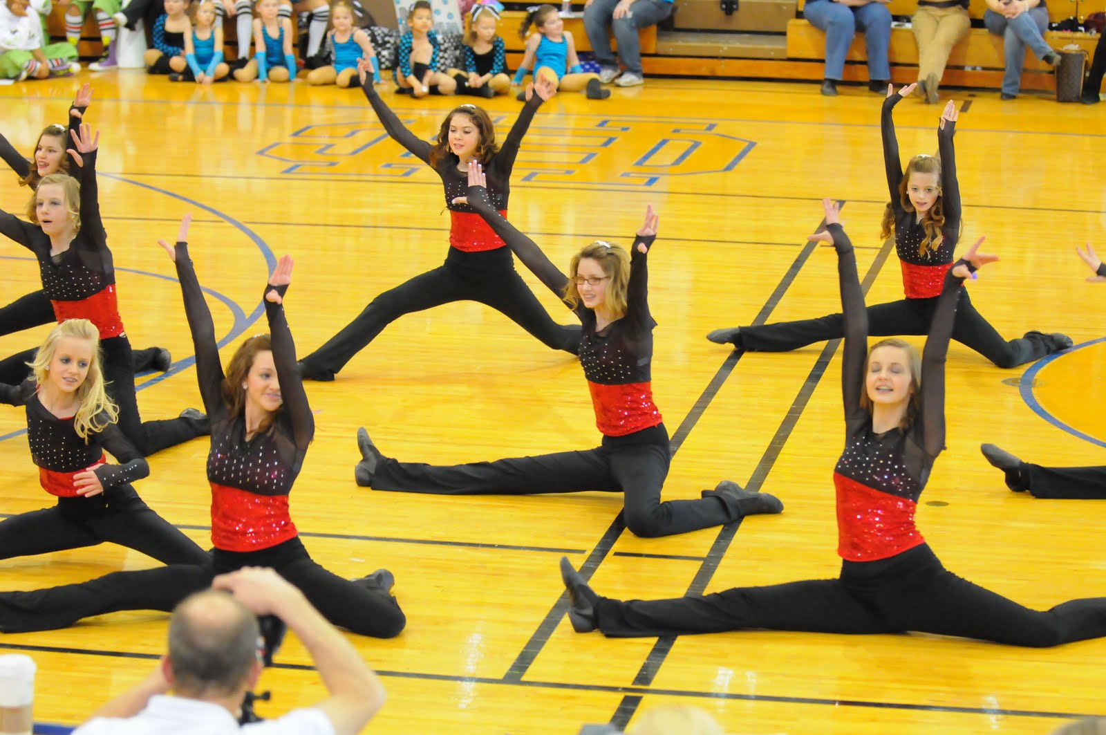 SCMS Dance Team: April 2011