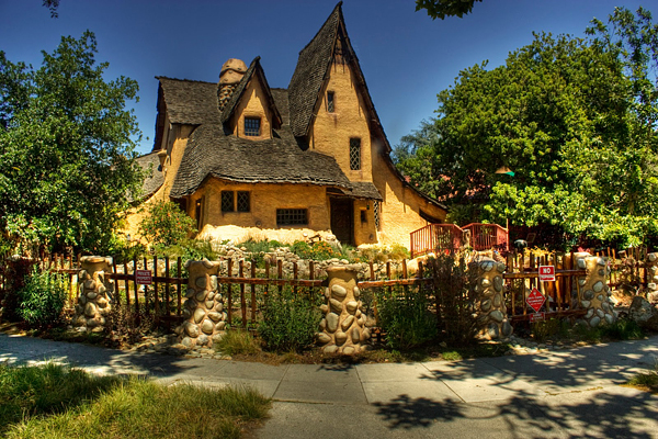 Sevasblog : things I like: Magic Storybook Cottage Homes