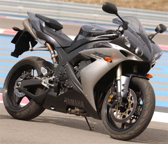 Latest Bikes Update | New Sport Bike Specifications: The Coolest Yamaha R1!