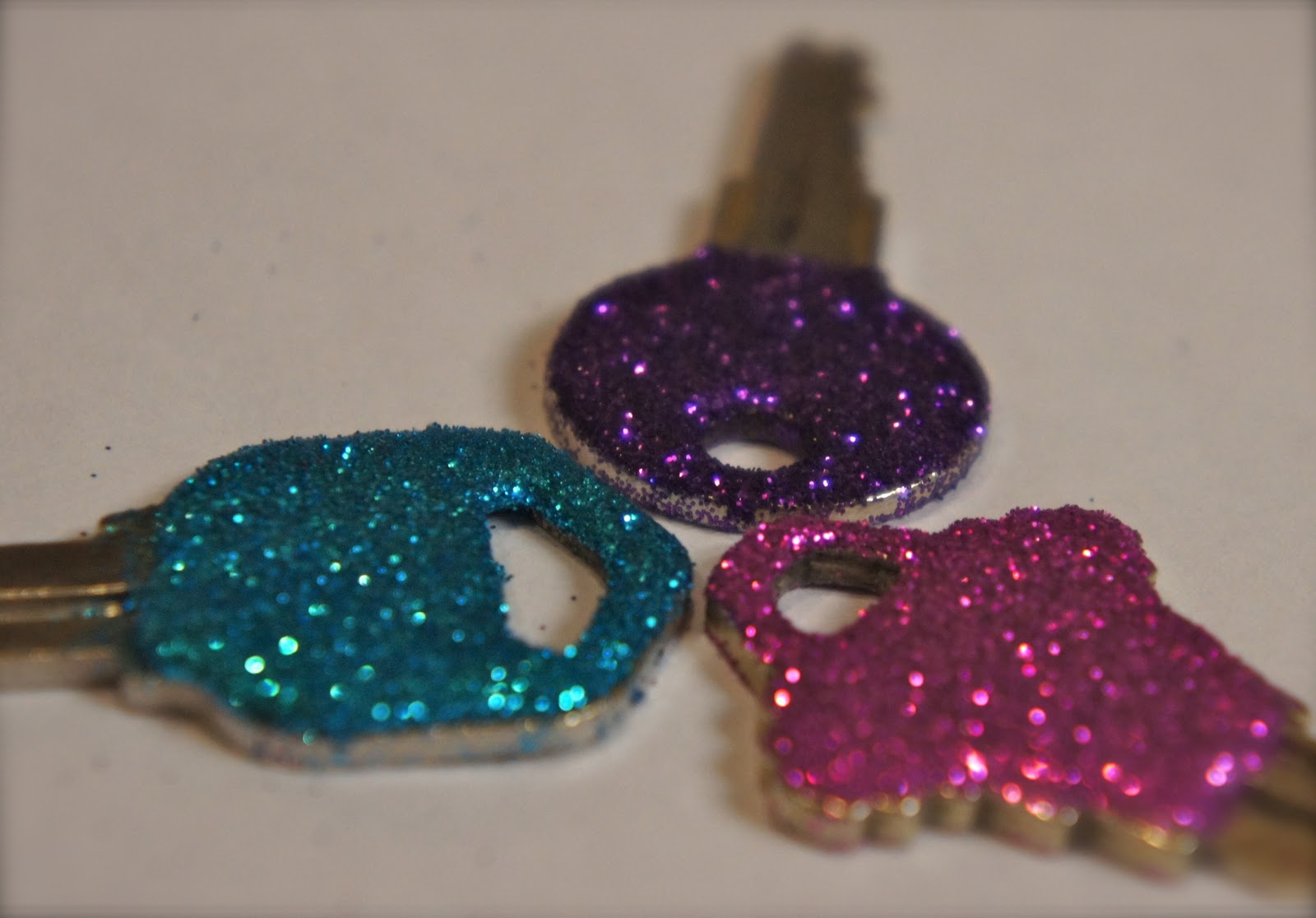 Trendy TreeHouse: Pinterest Challenge - DIY Glitter Keys