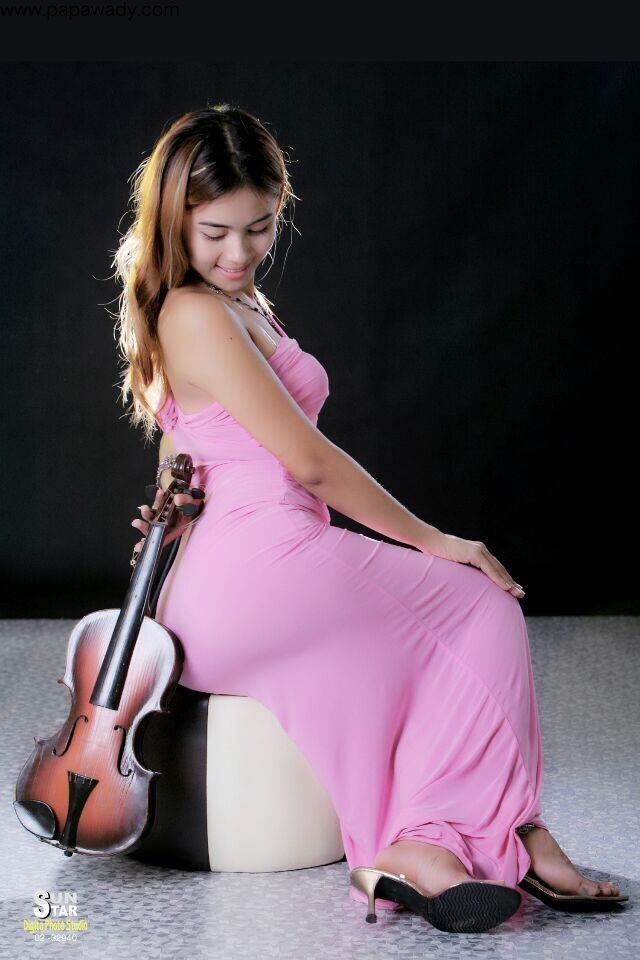 Myanmar Model Shwe Sin Selfies , Snapshots and Studio Photoshoot in March