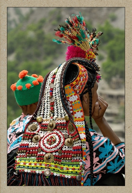 Traditional Kalash woman's headdress - Pakistan | Costumes around the ...