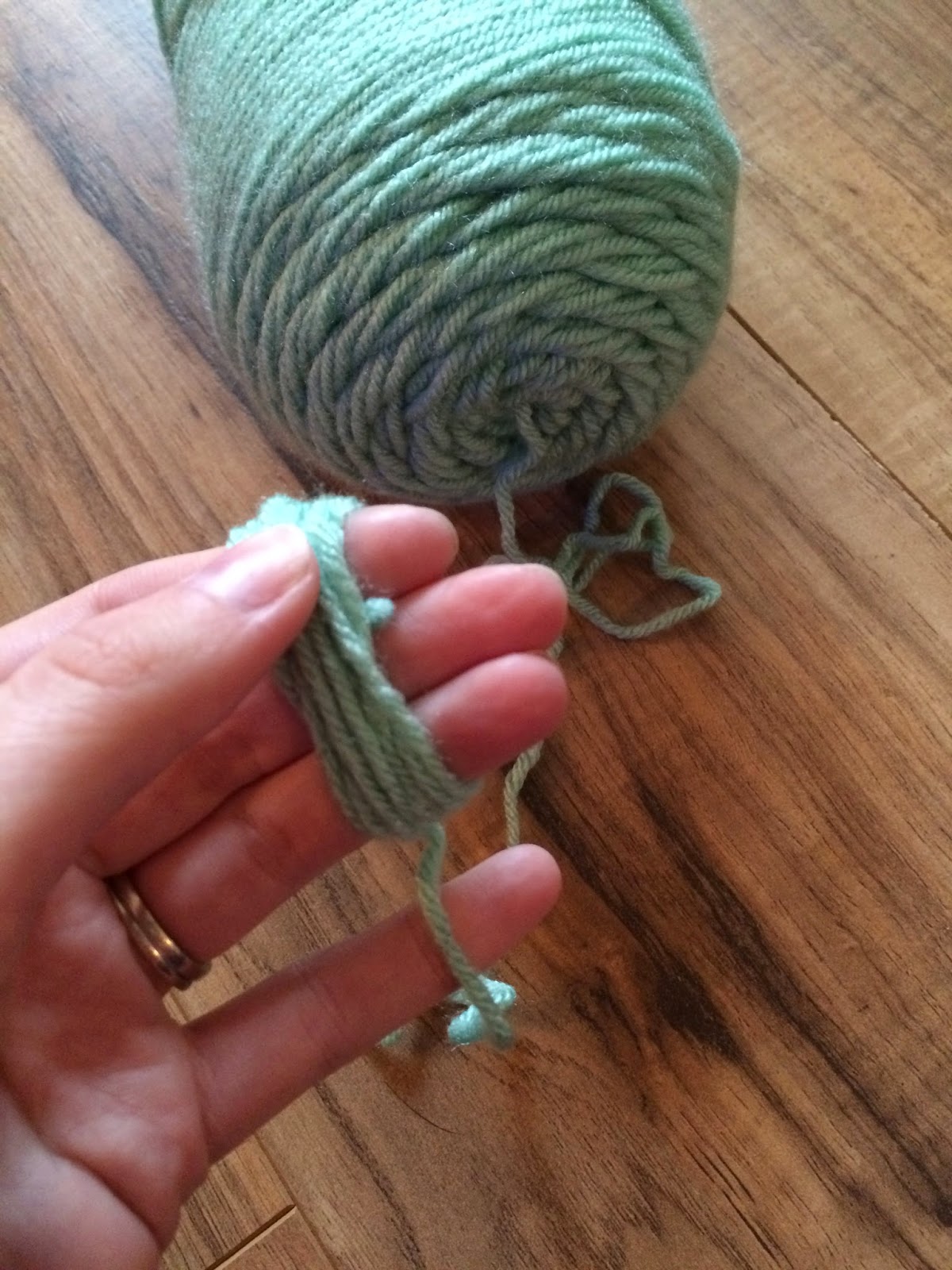 Twenty Somethin Mom The Basics Rolling Yarn Into A Ball twenty-somethin-mom-the-basics-rolling-yarn-into-a-ball