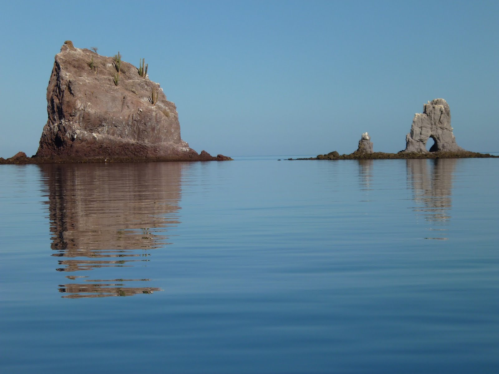 Just a Minute: Circumnavigating Isla Angel de la Guarda