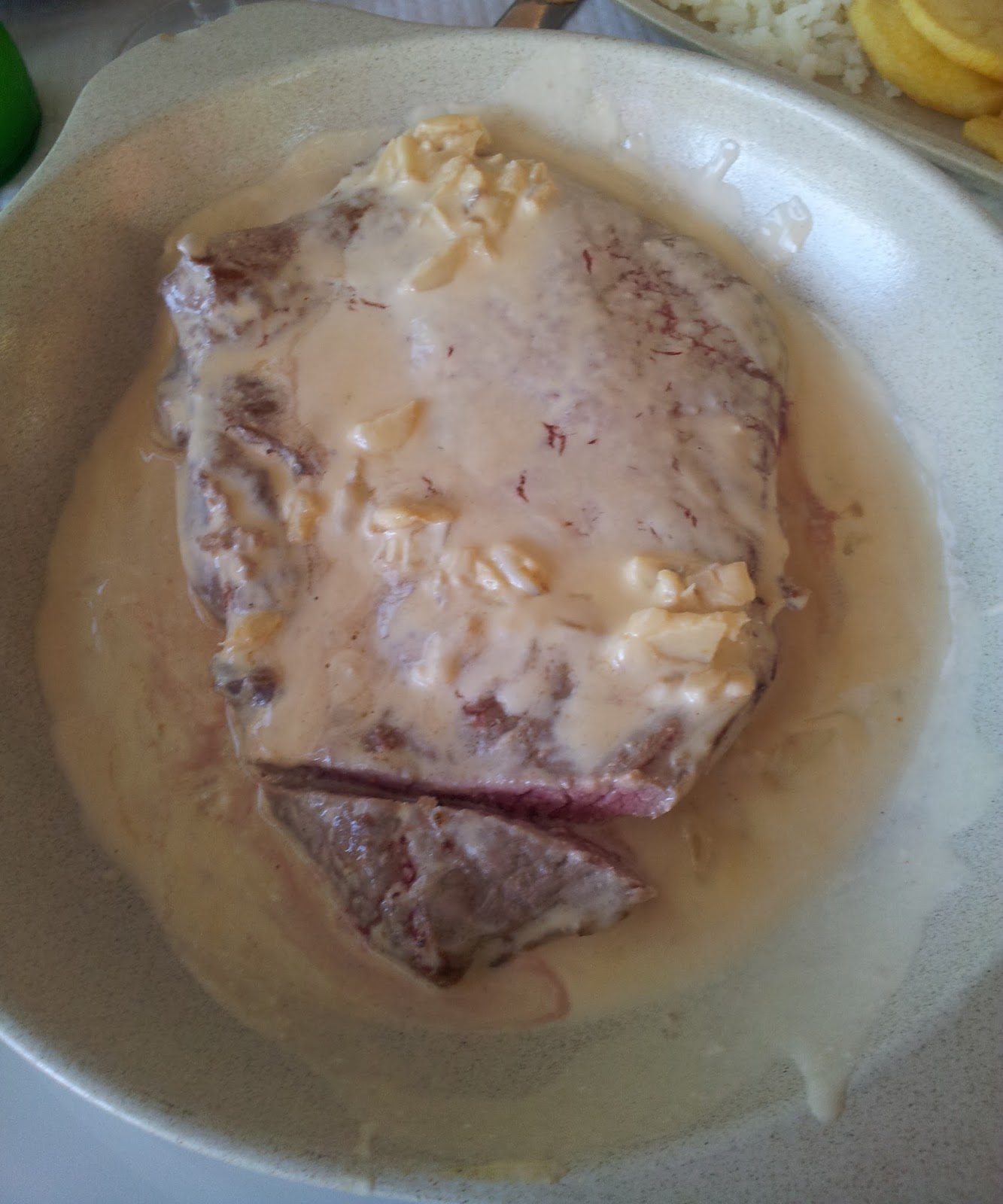 Comer é um prazer!: Bifes com molho de natas