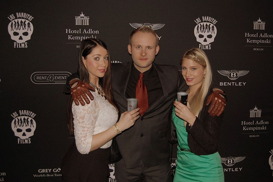 PromiOnline - Der Filmpremieren und VIP-Szenenblog: Februar 2013