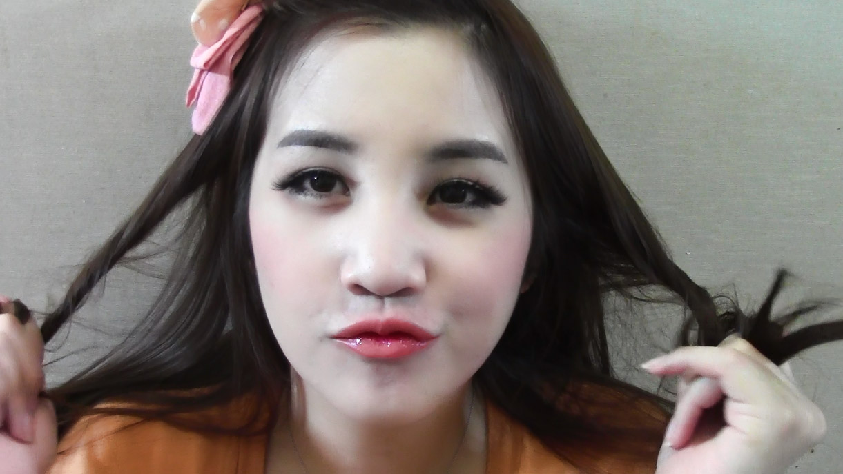 Lil Ploy More Beauty: K-Pop Lee Hi (이하이) Inspired Look