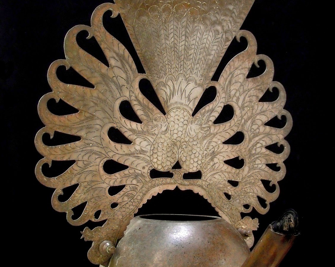 PATINA FOLK & ETHNOGRAPHIC ART: BLENCONG JAVANESE SHADOW PUPPET OIL LAMP