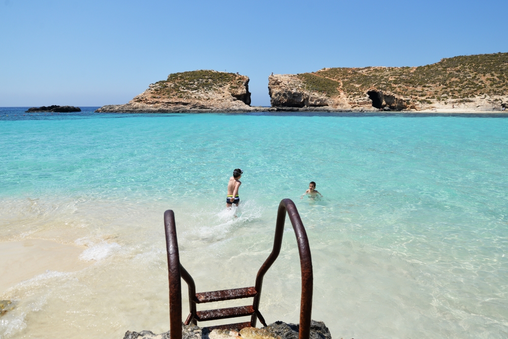 Endless Traveling Map: Comino Island: The Paradise In The Blue ...