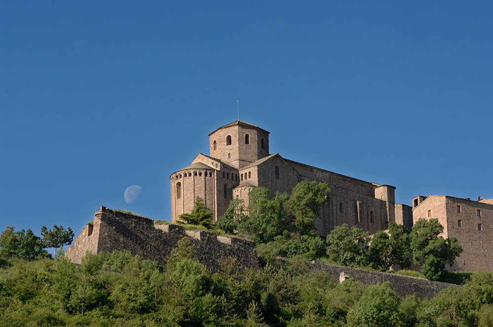 Cardona Castle - a travel guide to the jewel of Catalonia