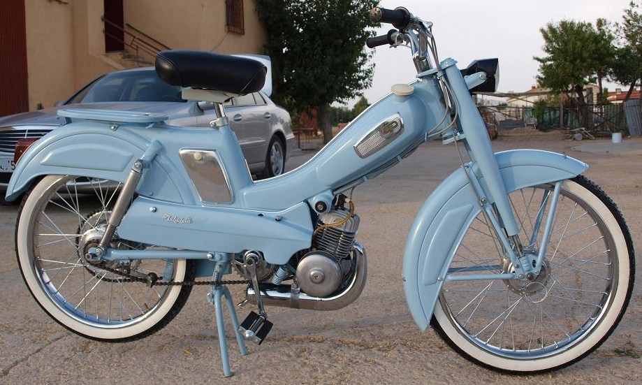 CLASICAS TORBEO: Mobylette AV 88 (1968)