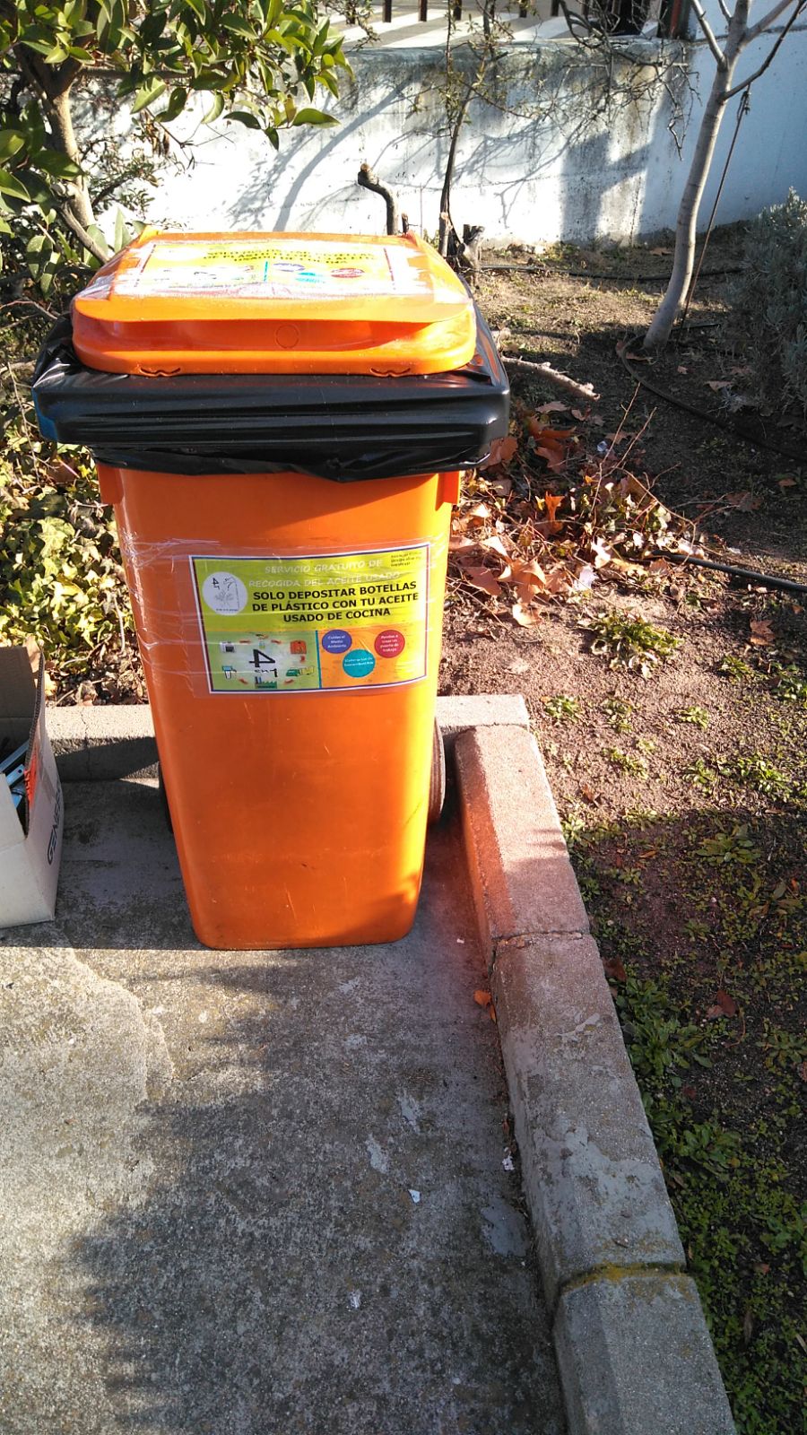 ALCORESS: Y seguimos sumando acciones: esperando más contenedores naranjas.