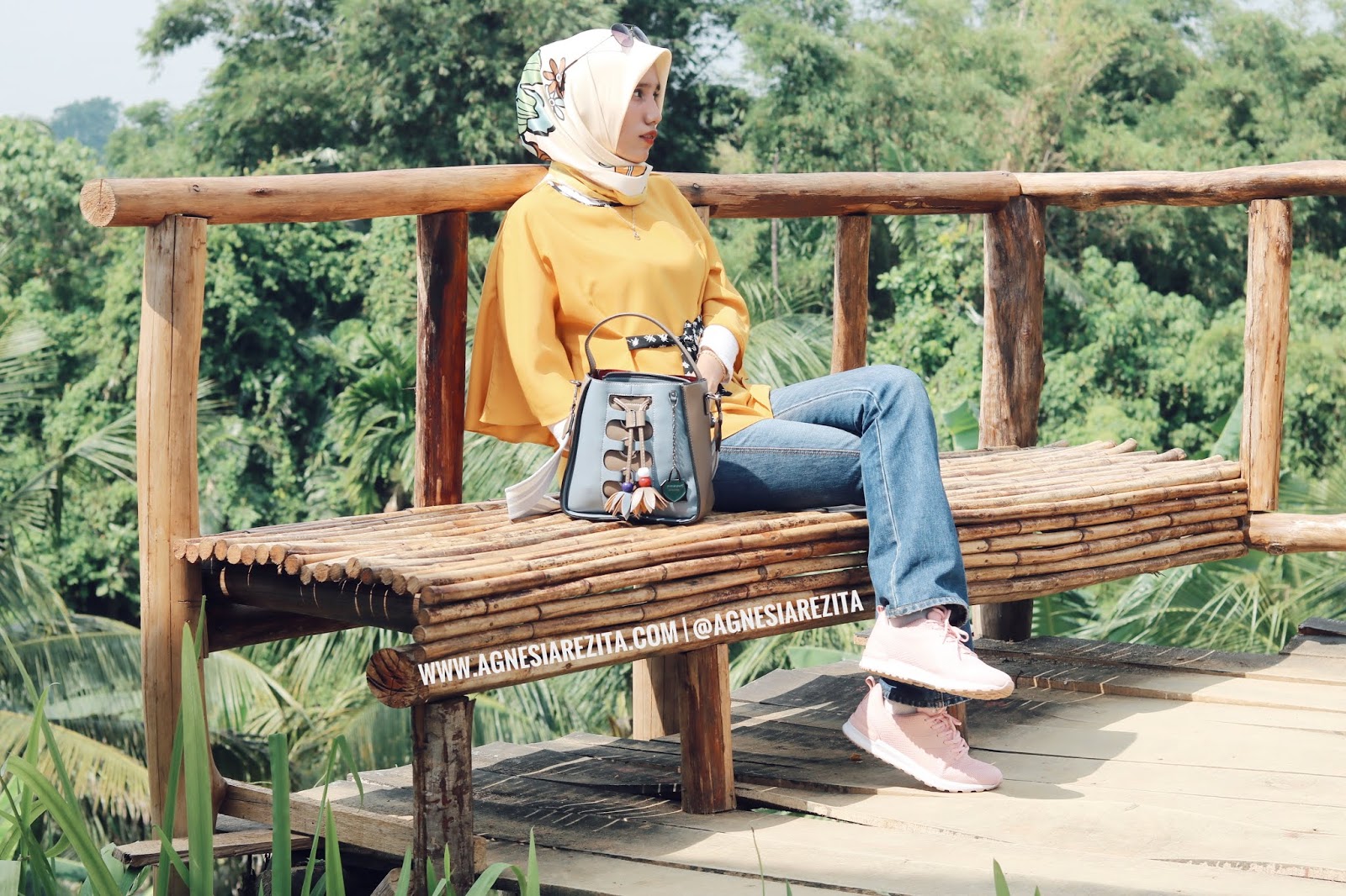 Selfie Gratis di Sun Flower Garden Komplek River Valley Simalingkar ...