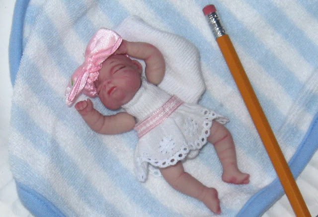 * Ayala Art. Dolls: Tiny polymer baby WIP