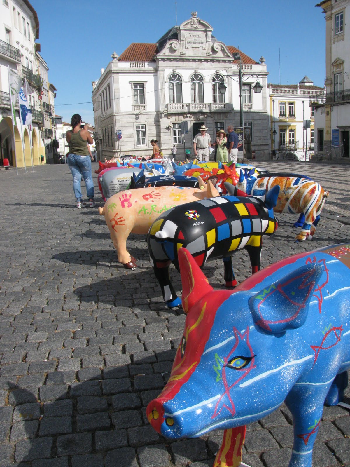 A Inevitável Insatisfação do Ser: Pig Parade