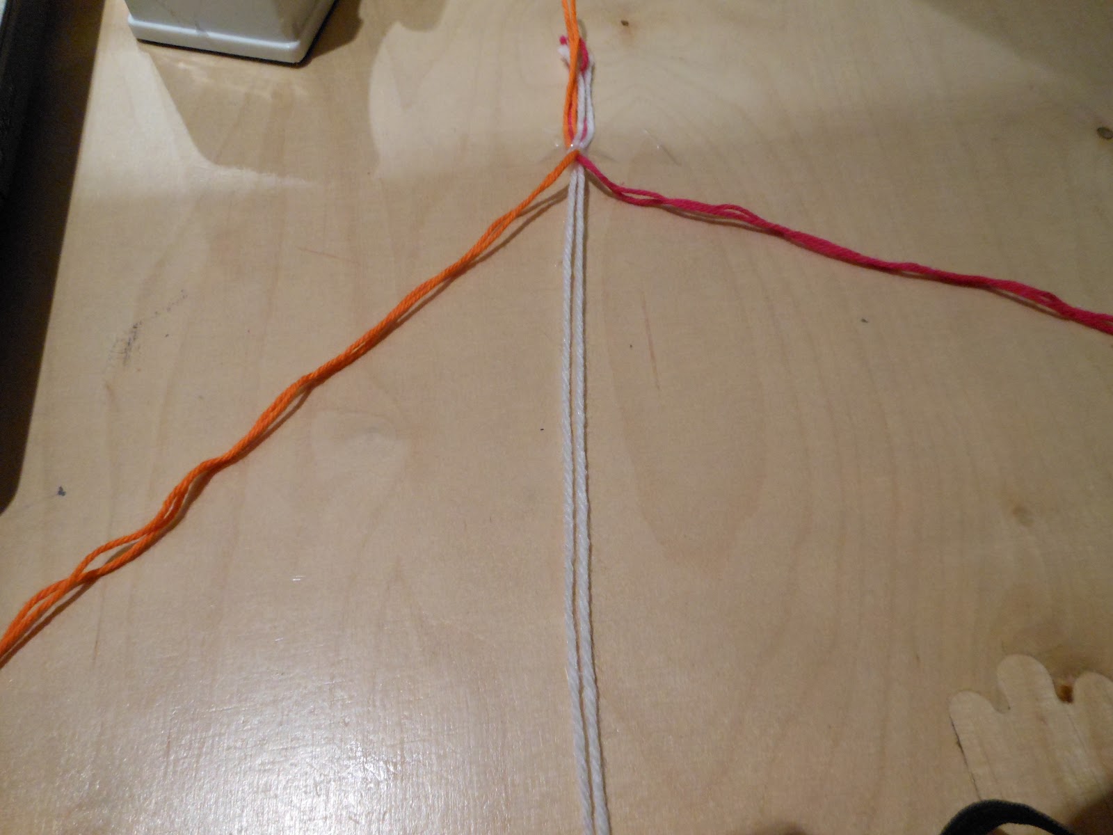 The invisible creations: DIY: Macramé bandjes #1