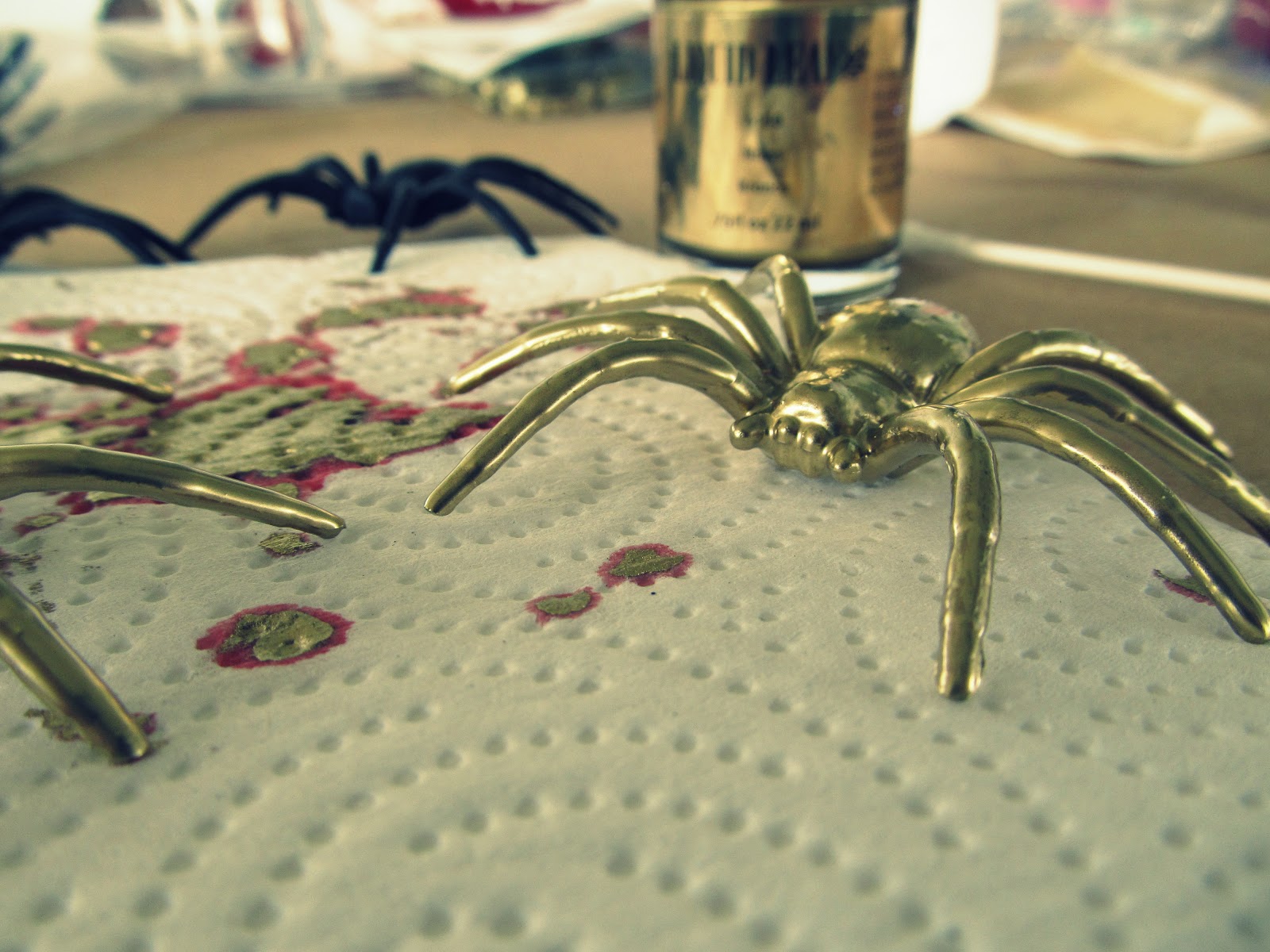 WobiSobi: Liquid Gold Spiders, DIY