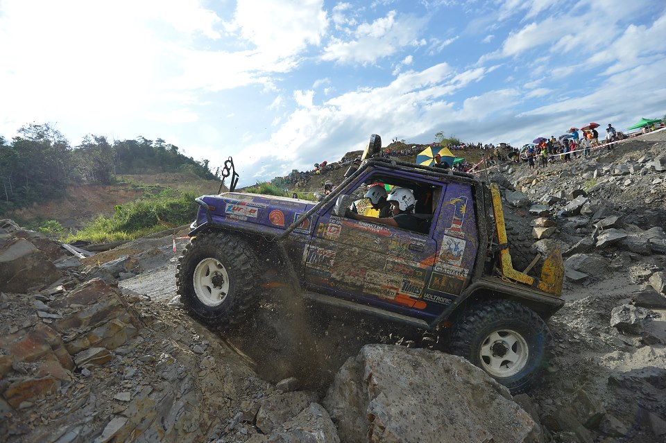 Tamparuli Sabah: SS- 4WD Muzzle Car