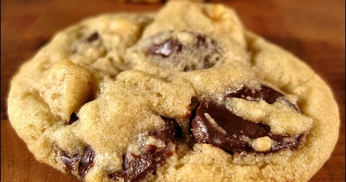 Dying for Chocolate: GOOEY CHEWY CHOCOLATE CHIP COOKIES