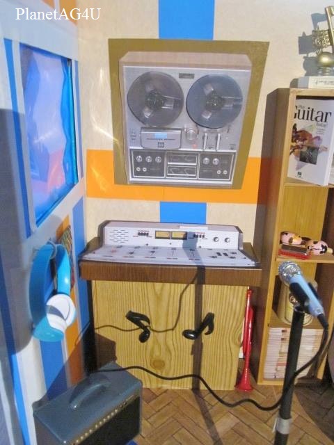 Living A Doll's Life : DIY - Melody's Motown Recording Studio (Interior)