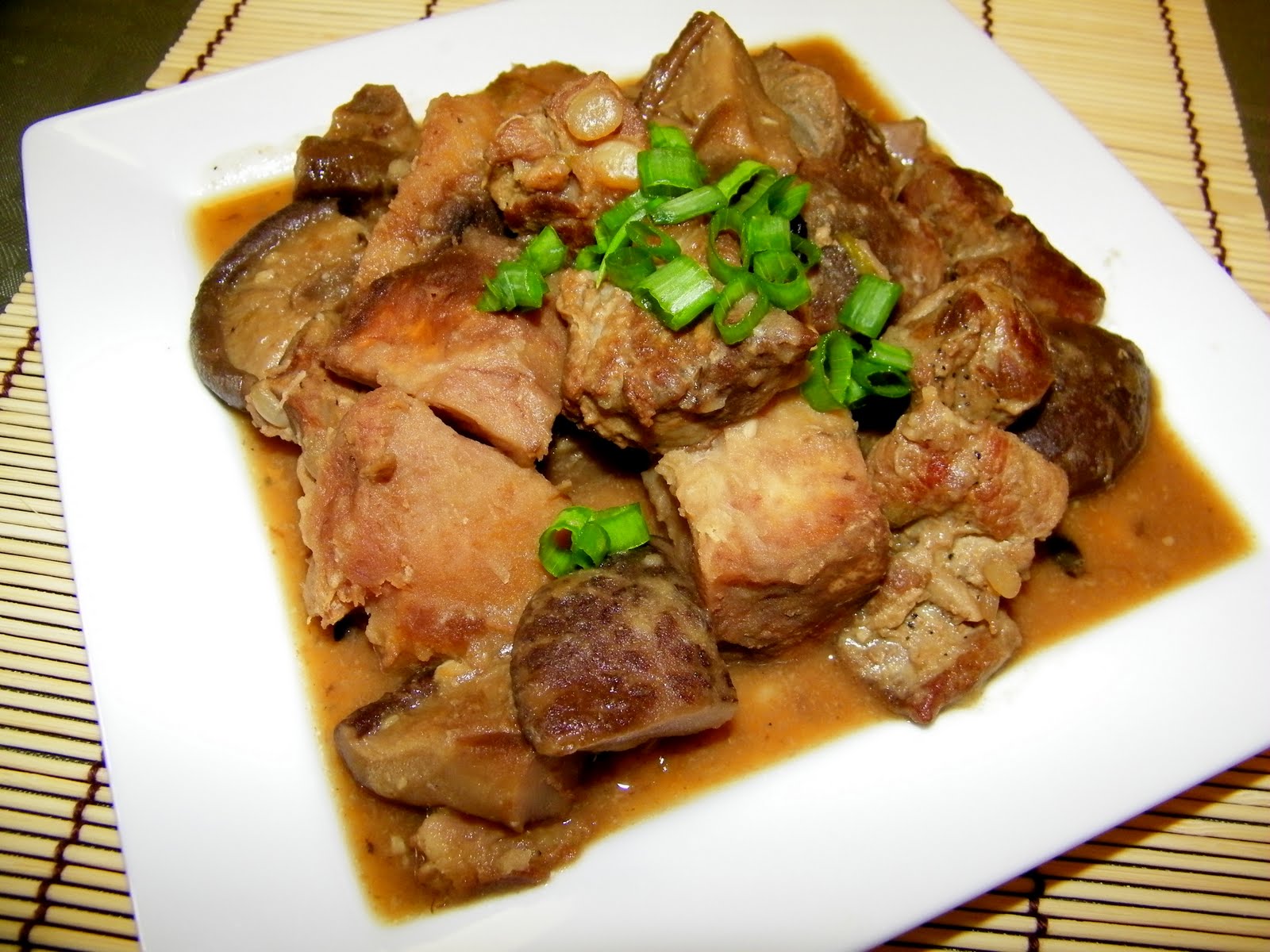 Little Bellevue Kitchen: Braised Pork Rib with Yam (芋头炖排骨)