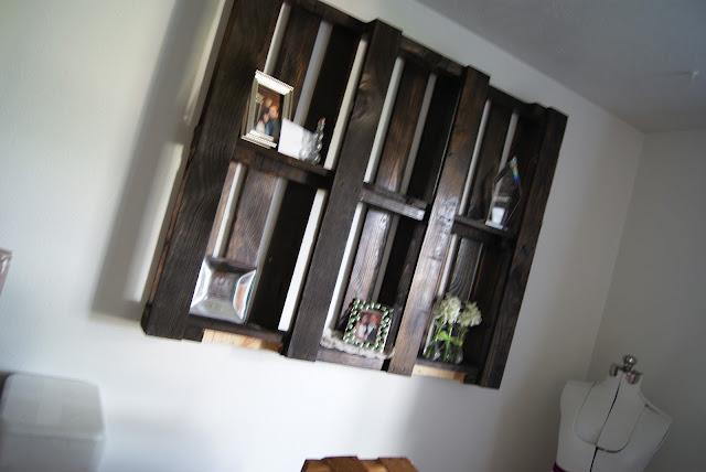 RedlightPhilosophies: Pallet Display Shelf