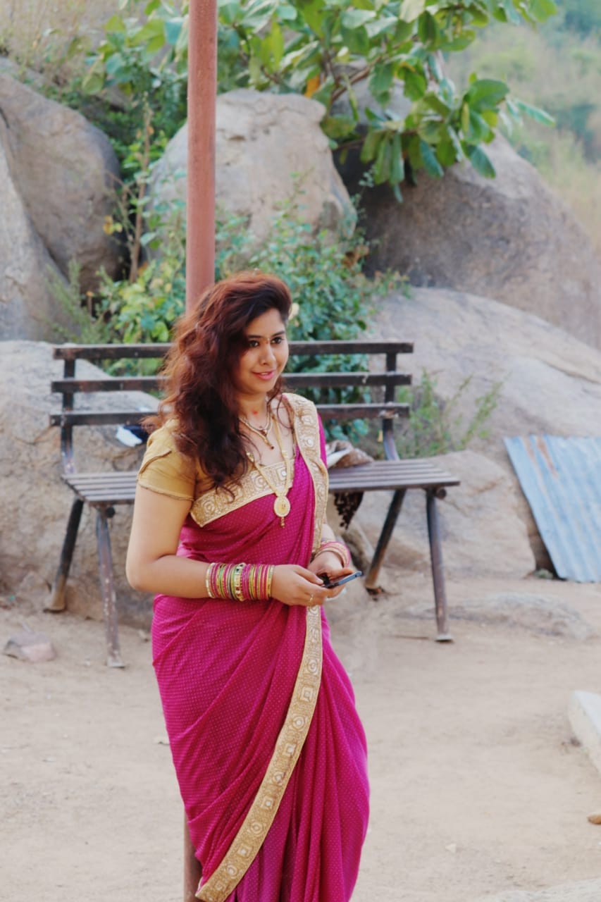 Sahithi Latest Photoshoot in Saree - Latest Movie Updates, Movie ...