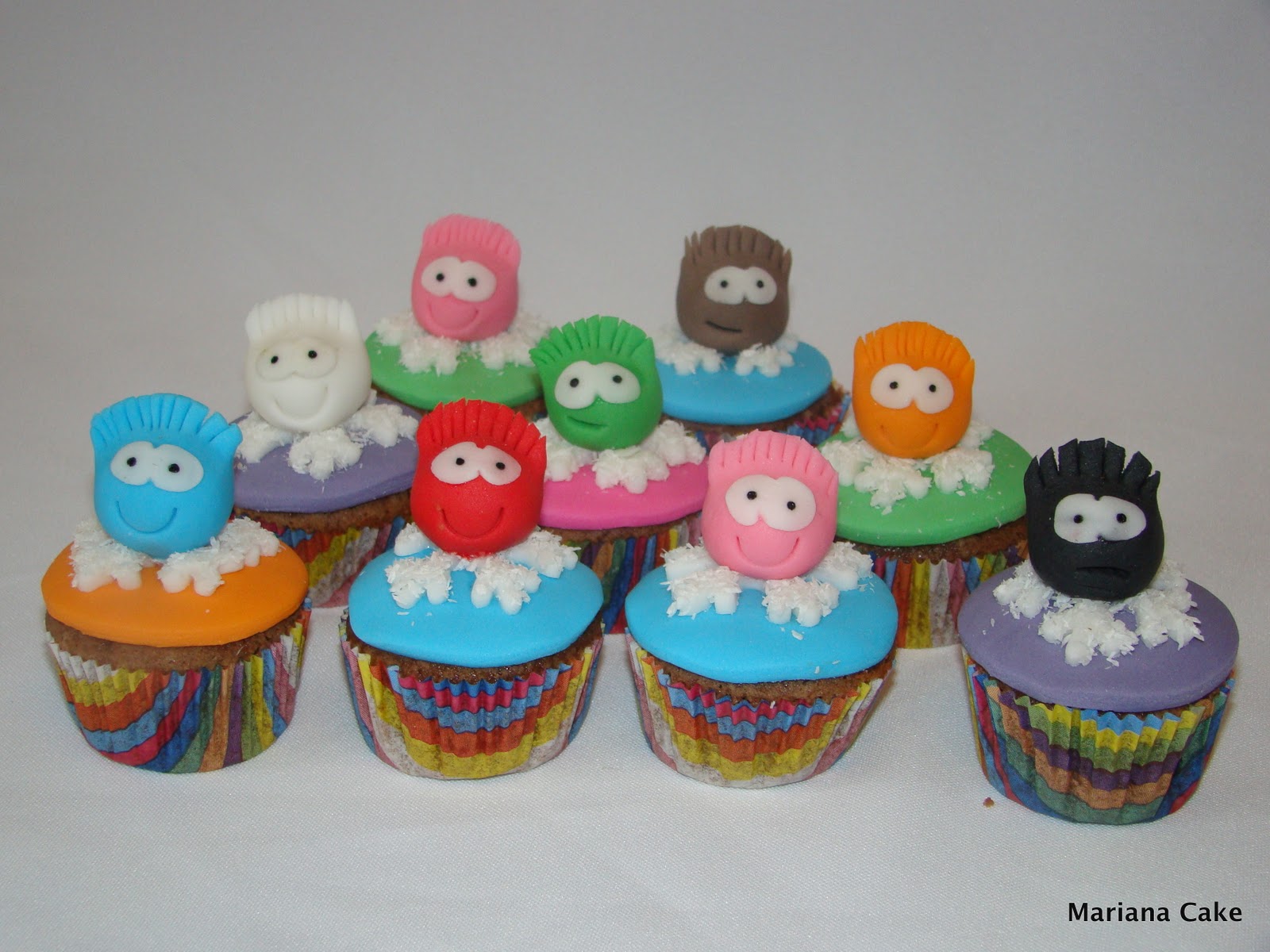 Mariana Cake: Cupcakes Club Penguin PUFFLES
