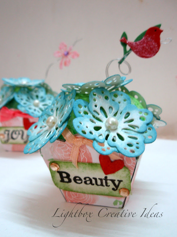 Lightbox creative Ideas: Sizzix post - Candy cup flower arrangement