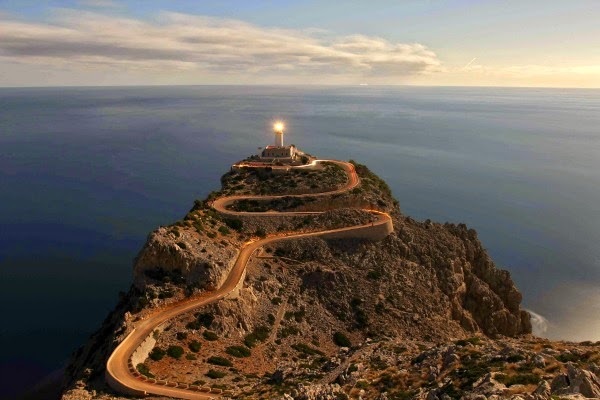 MIL Y UNA HISTORIAS : Faro de Formentor - Mallorca