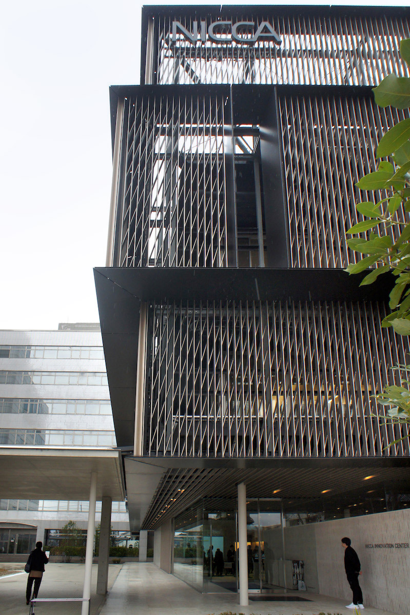 japan-architects.com: 小堀哲夫による「NICCAイノベーションセンター」