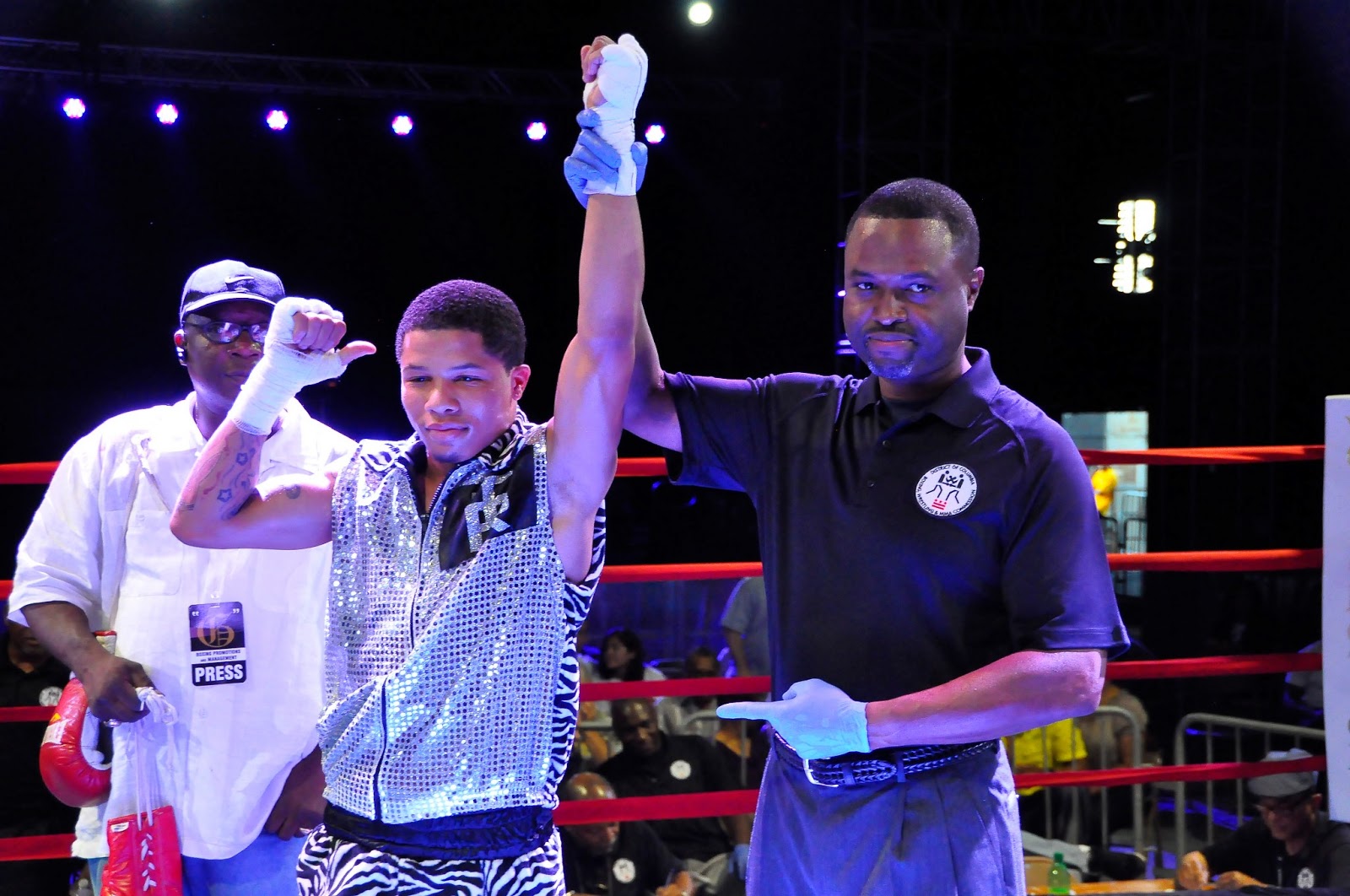 Boxing Along The Beltway: Davis Lands Body Shot To Win in..First Round!