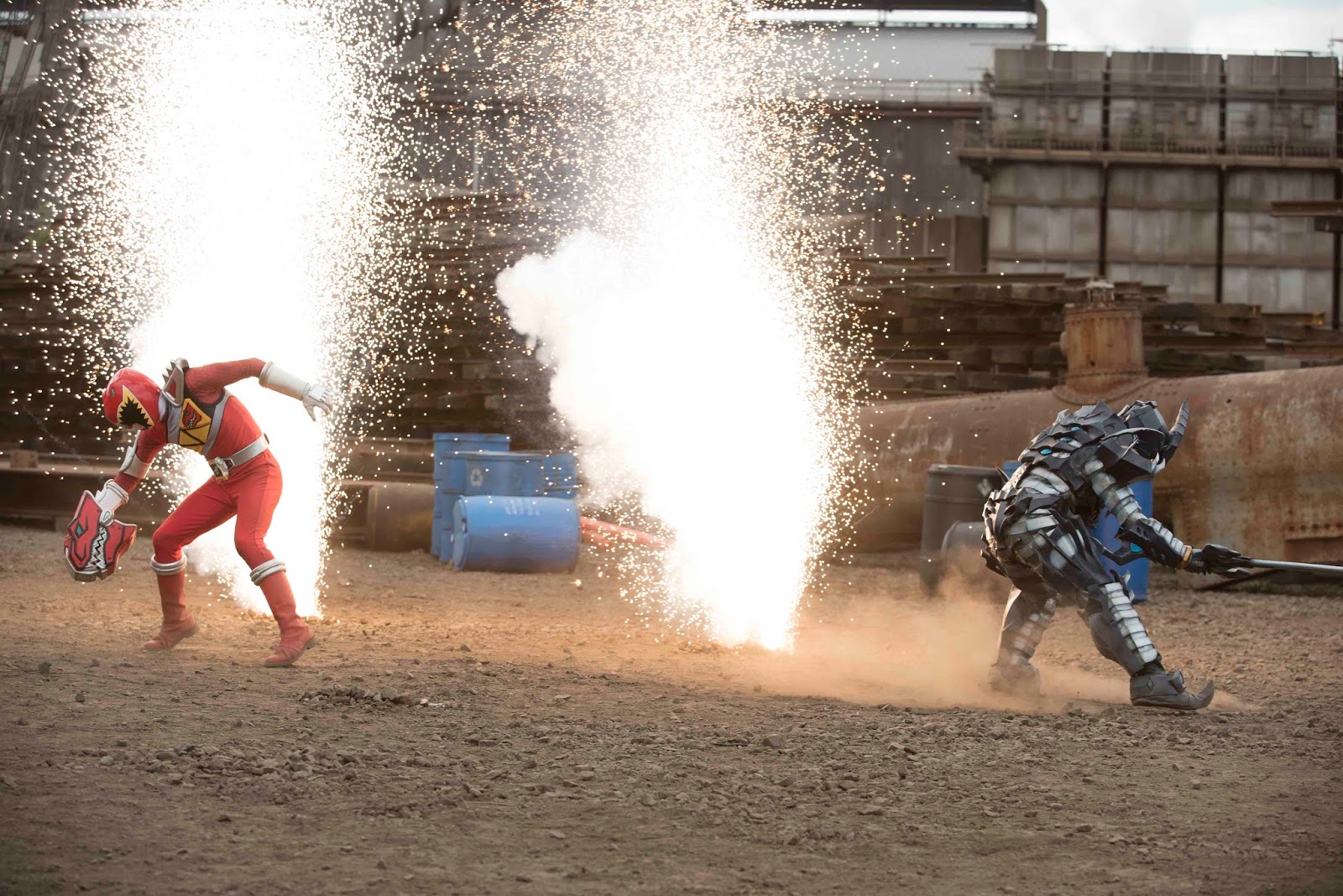 Power Rangers Dino Super Charge | Primeiro episódio, "When Evil Stirs"