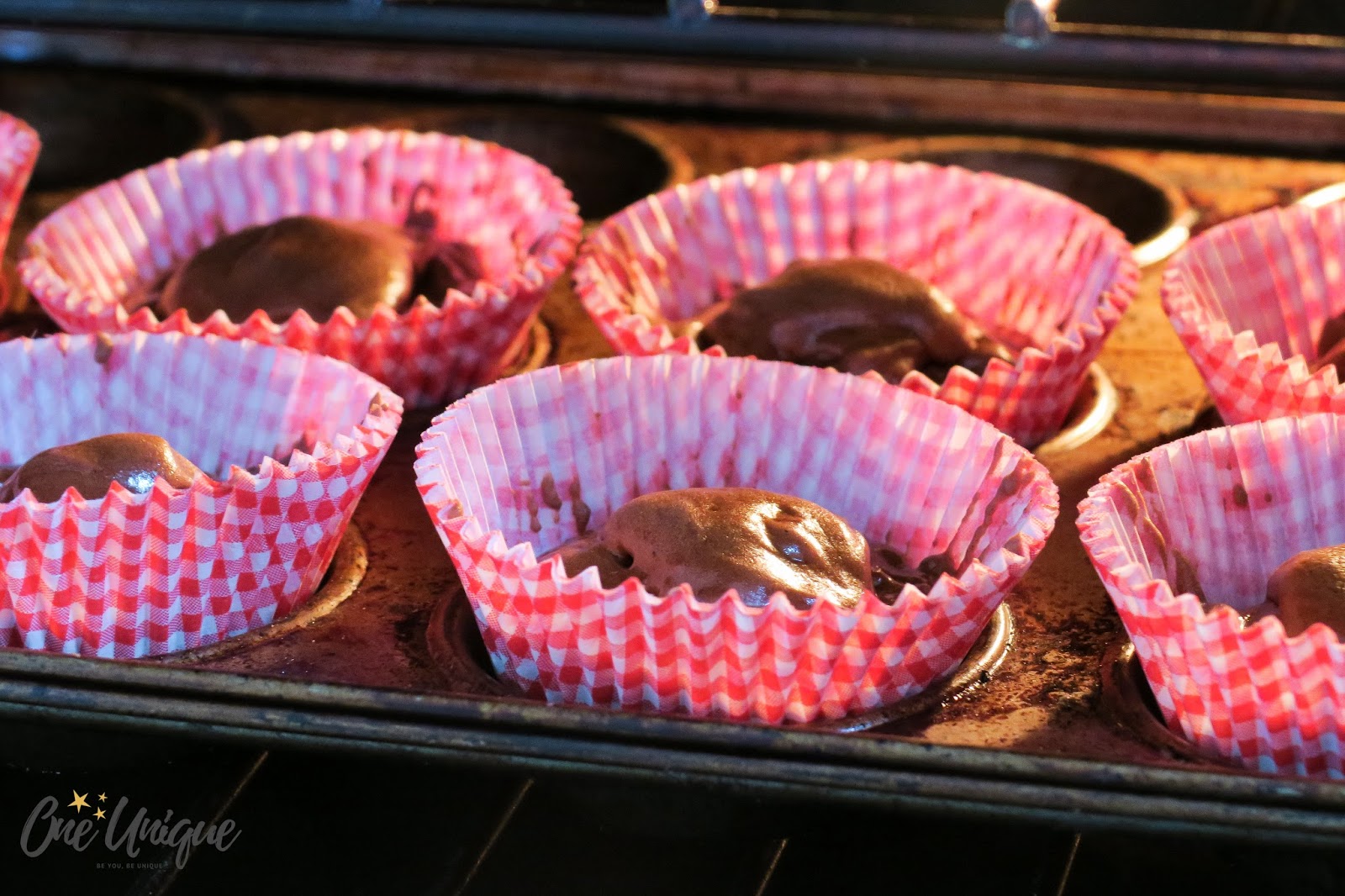 Mouthwatering Melt in the Middle Chocolate Cupcakes — One Unique