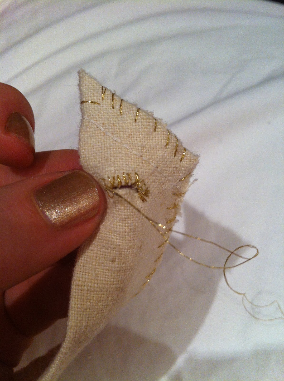 Runaway Thrift: DIY: Cloth bracelet