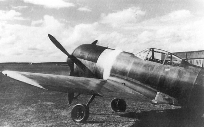 Airplanes in the skies + FAF history: Me Bf-109X