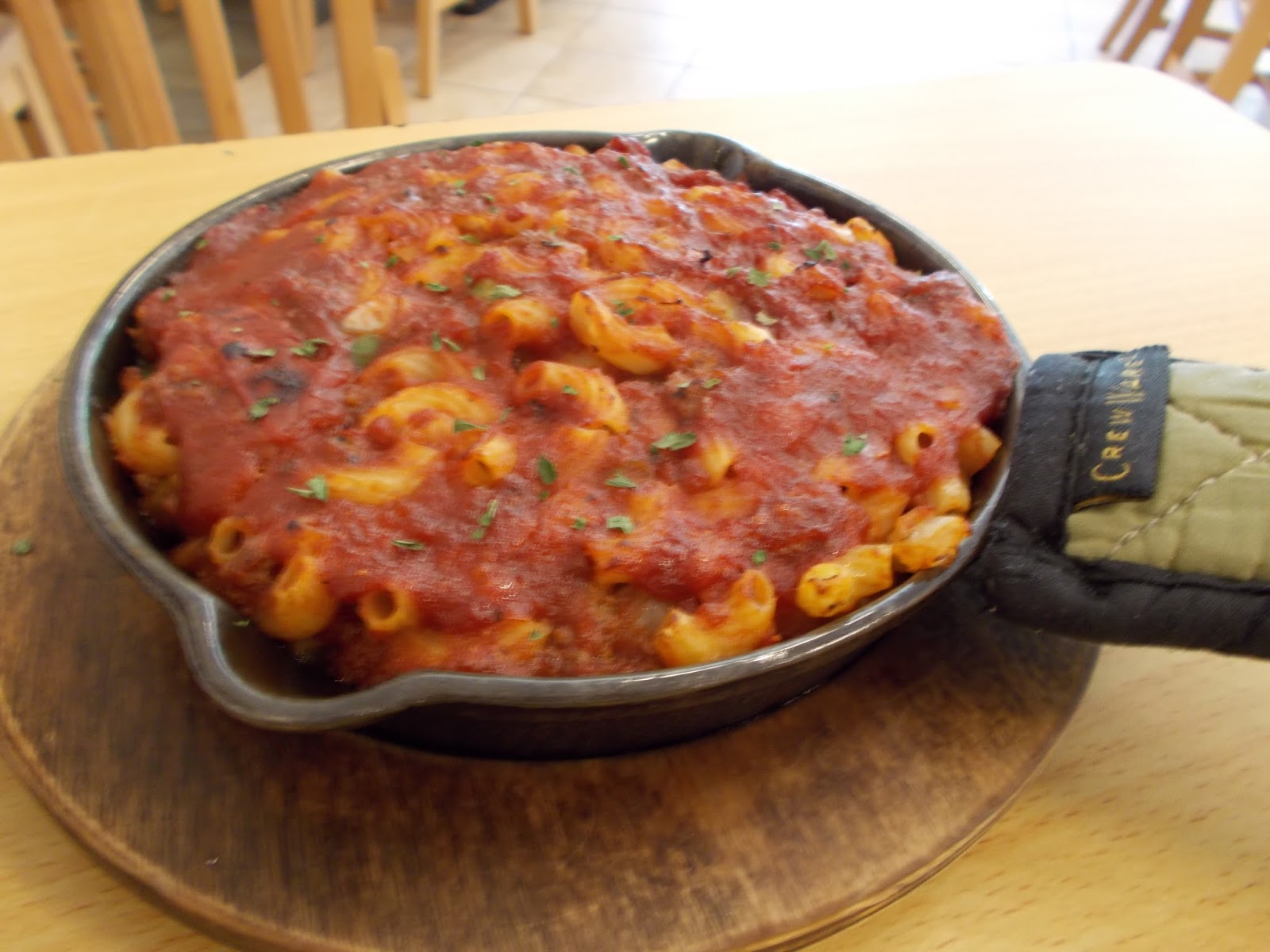 i-know-this-little-place-mr-mac-s-macaroni-and-cheese
