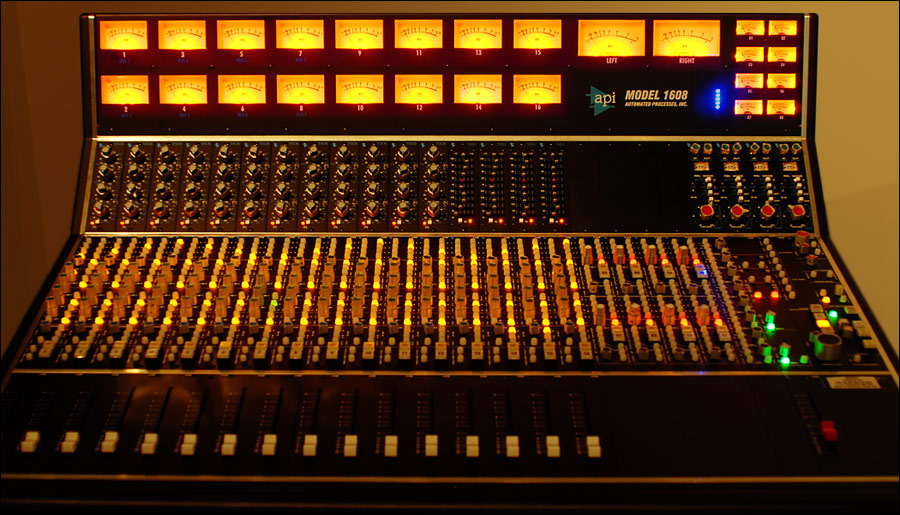 Tipos de consolas de audio ~ Marco Galvan | Music Production