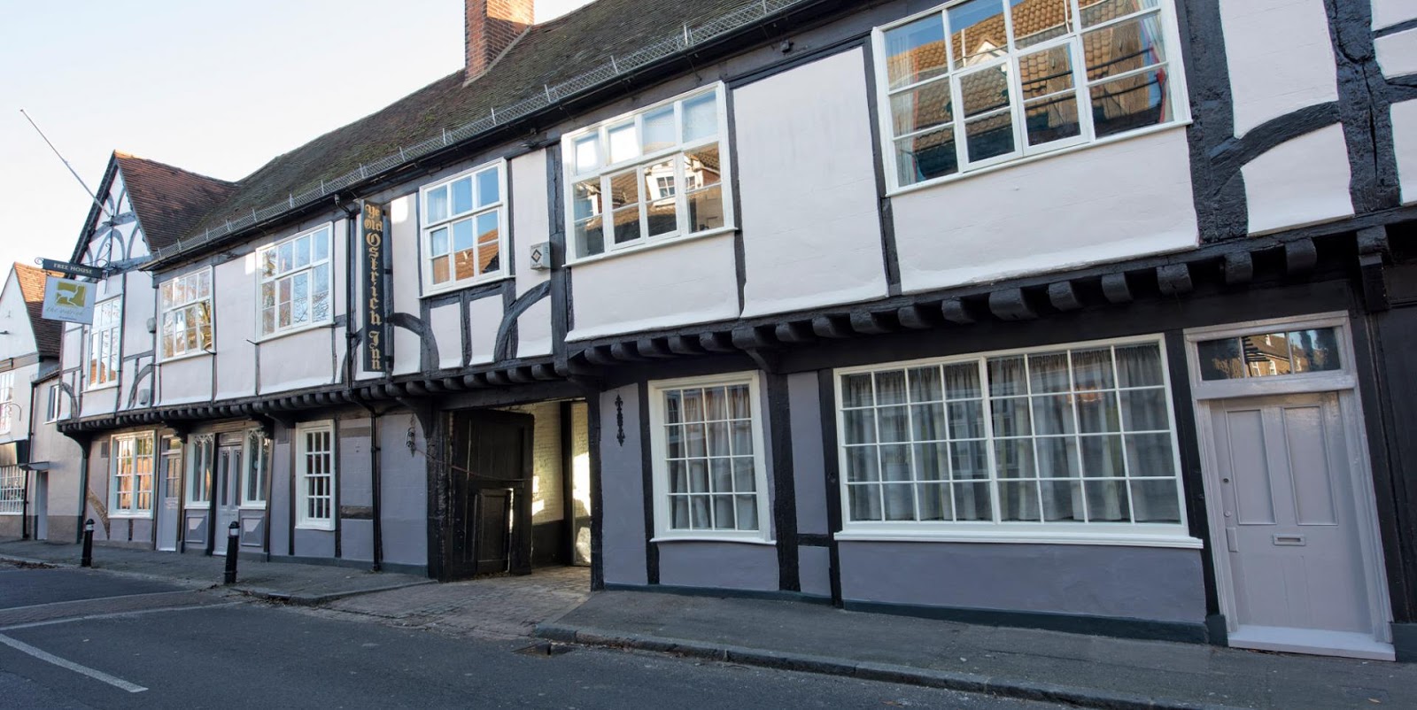 Trans World Travel: History of The Ostrich Inn, Colnbrook