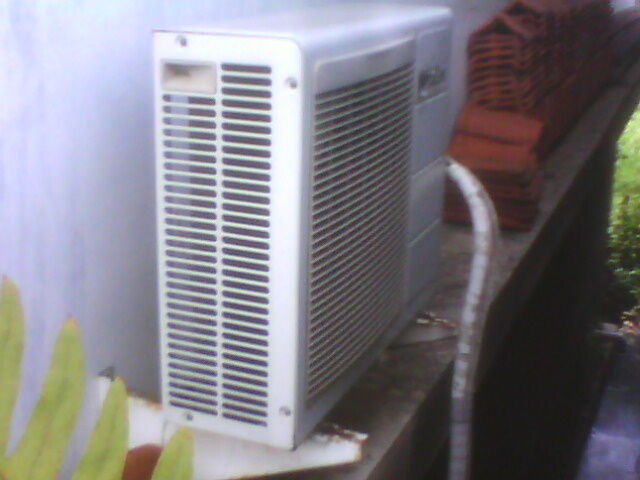 TIPS MERAWAT PENDINGIN RUANGAN (AIR CONDITIONER/AC) - ALAT RUMAH TANGGA